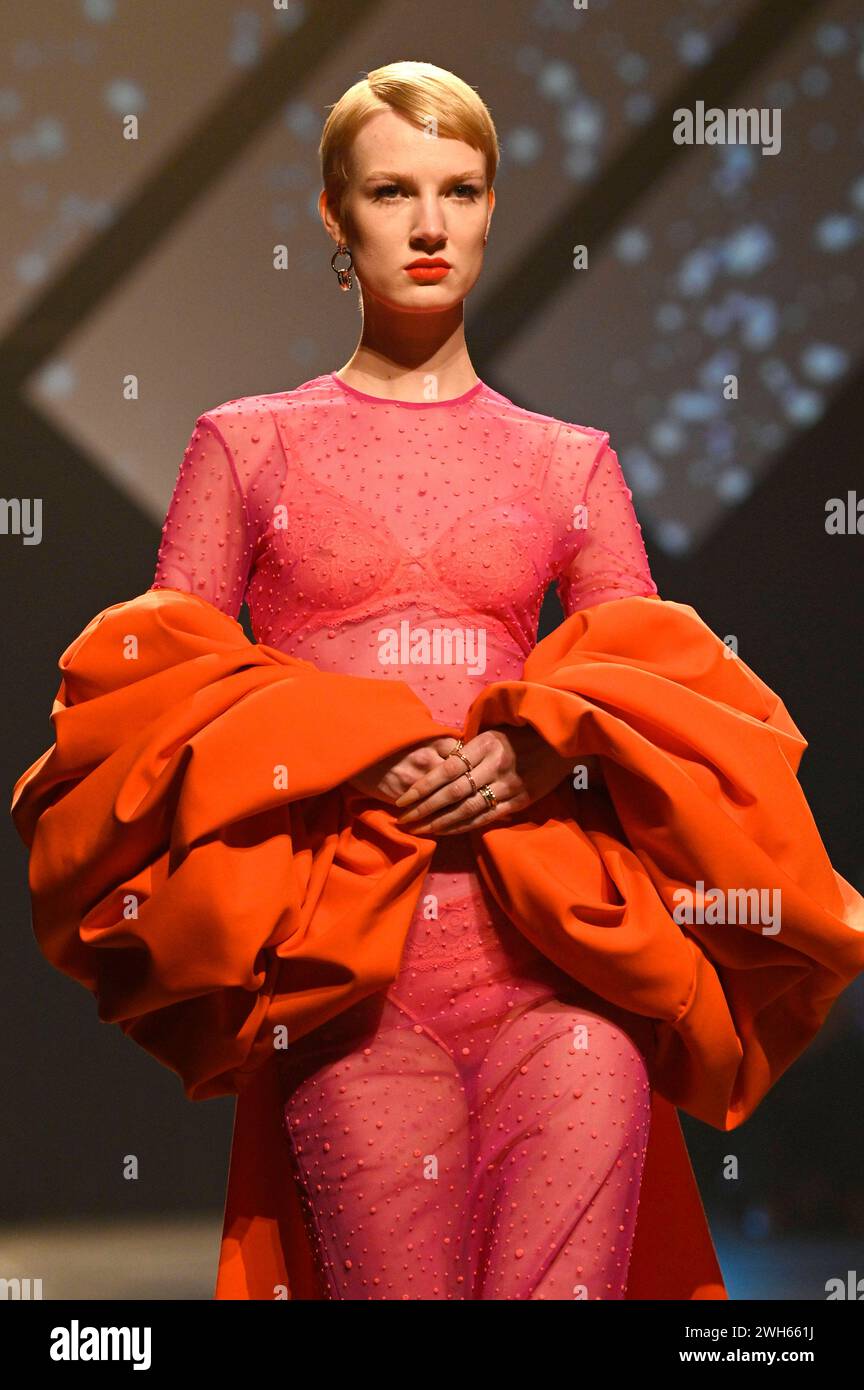 Model bei der Kilian Kerner Fashion Show auf der Berlin Fashion Week ...