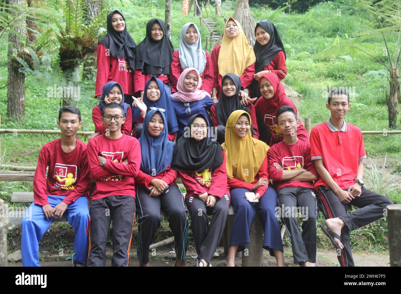 Teambuilding fun hi-res stock photography and images - Alamy