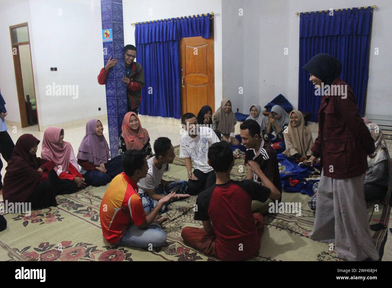 Team fun bounding hi-res stock photography and images - Alamy