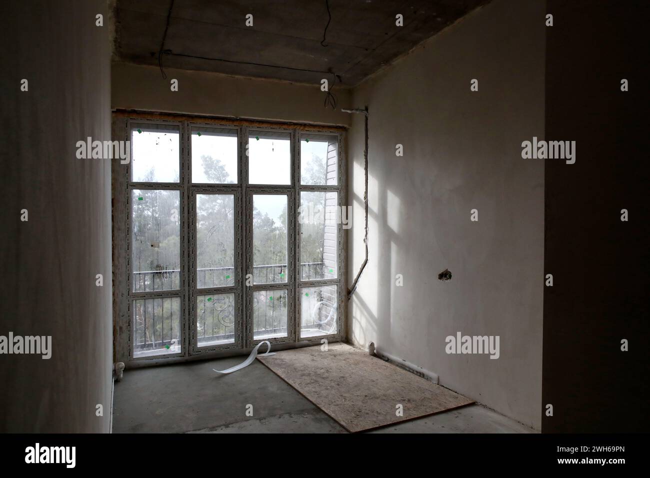 IRPIN, UKRAINE - FEBRUARY 07, 2024 - A new double-glazed window ...