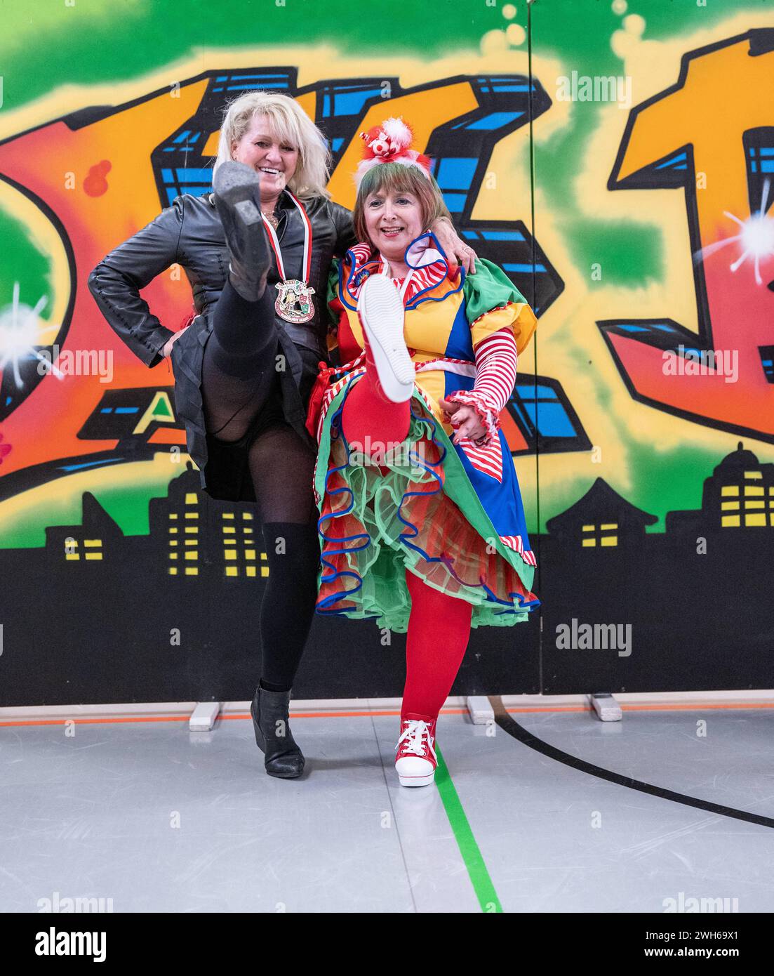 Sabrina Lange im Frauenknast Reality-Darstellerin feiert Karneval in ...
