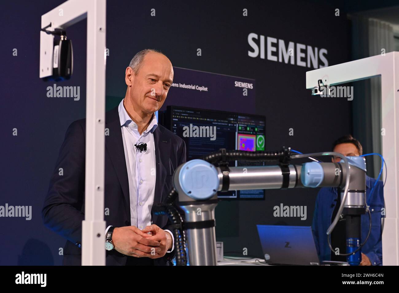 Roland Busch Chief Technology Officer und Mitglied des Vorstands der ...