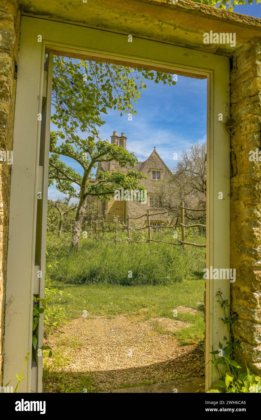 Kelmscott manor gardens hi-res stock photography and images - Alamy