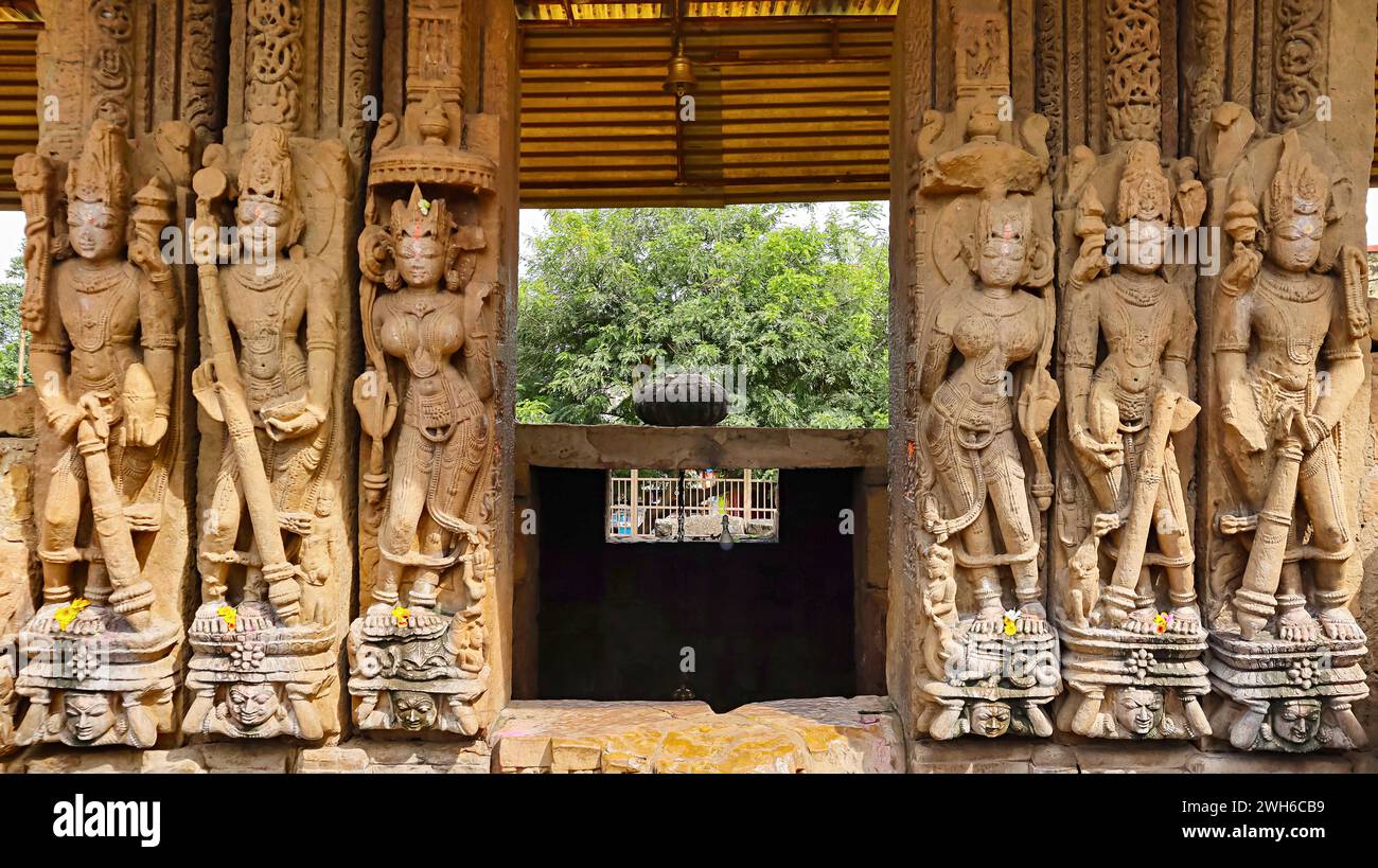 Carvings of Ganga, Yamuna and Dwarapala on the Shri Pataleshwar Temple ...
