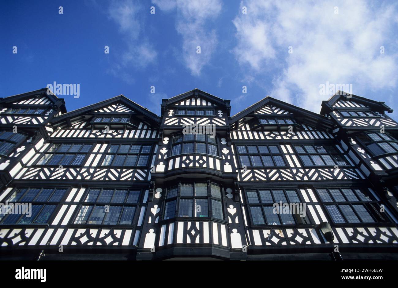 Chester rows tudor hi-res stock photography and images - Alamy