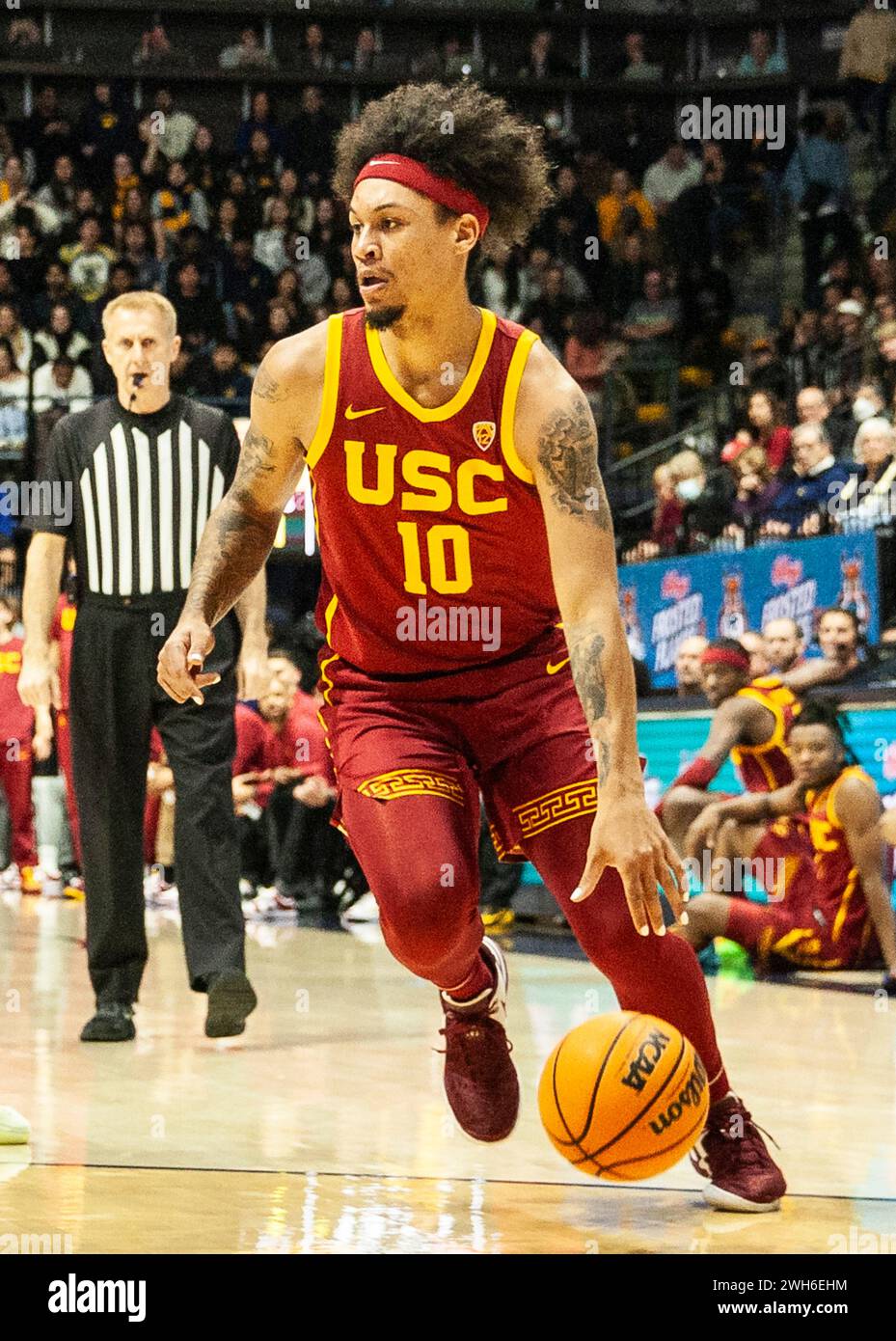 Haas Pavilion. 07th Feb, 2024. CA U.S.A. USC forward DJ Rodman (10)goes ...