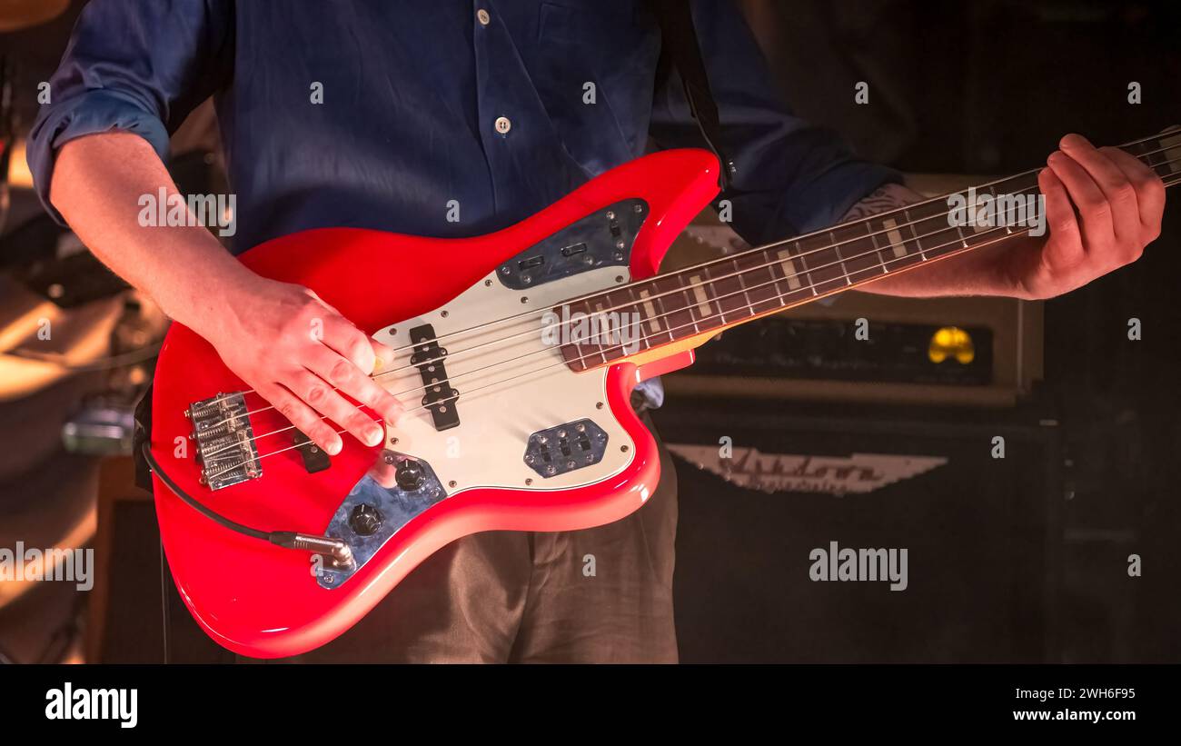 Vaccines bassist arni arnason hi-res stock photography and images - Alamy
