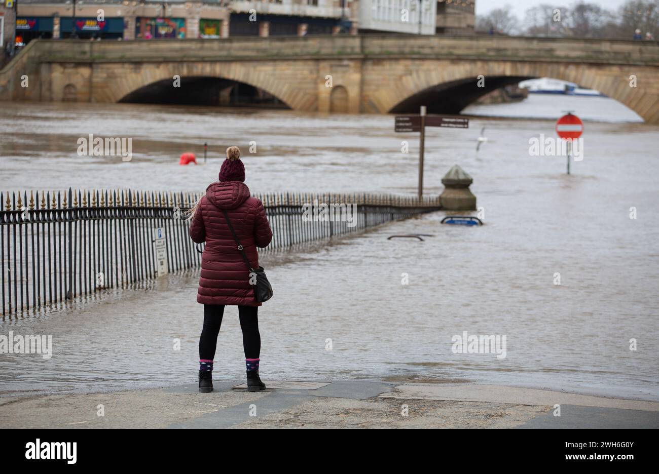 Rain alerts hi-res stock photography and images - Alamy