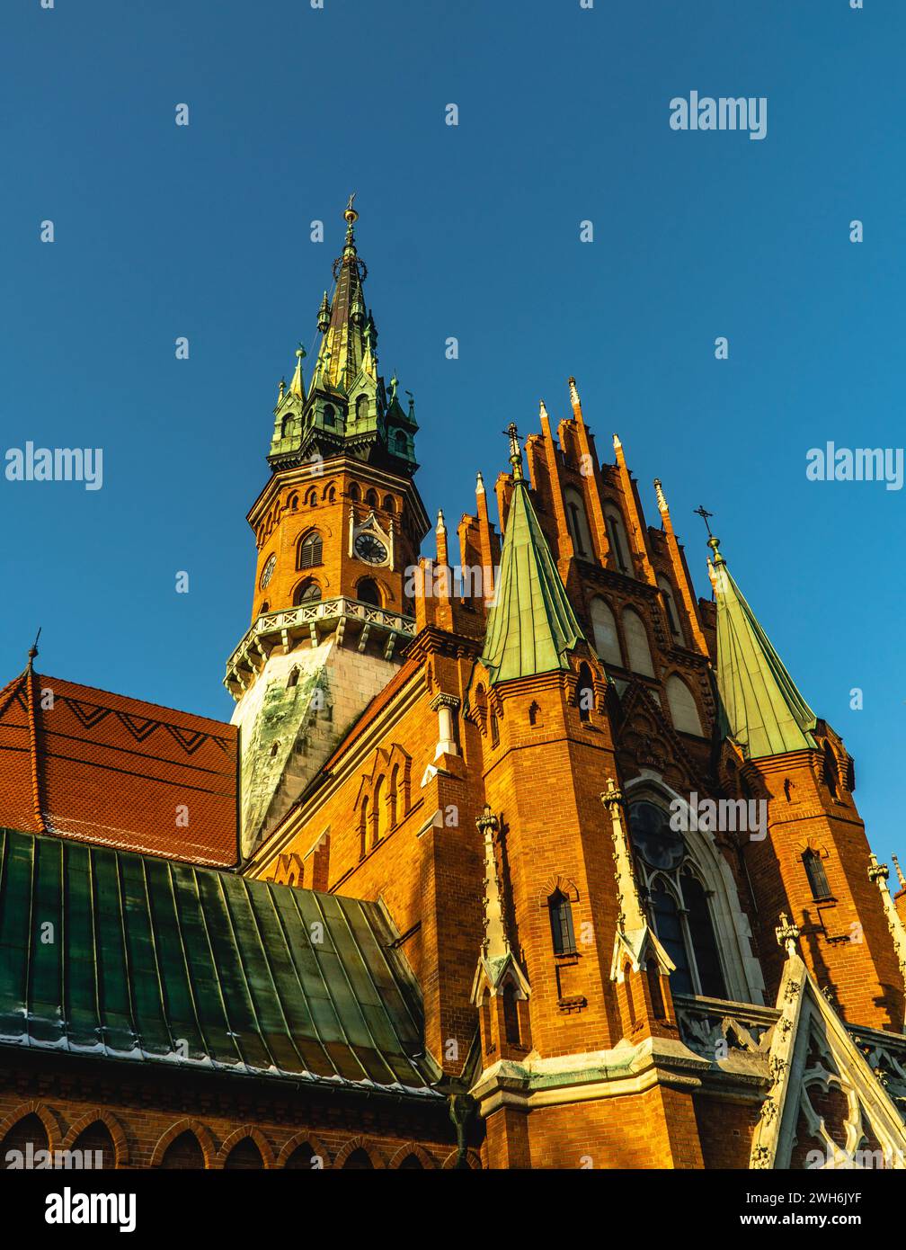 Prominent tall building hi-res stock photography and images - Alamy