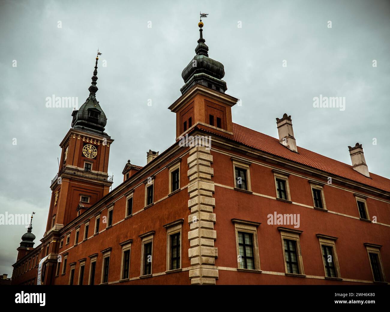 A modern building with two towers and numerous windows Stock Photo - Alamy