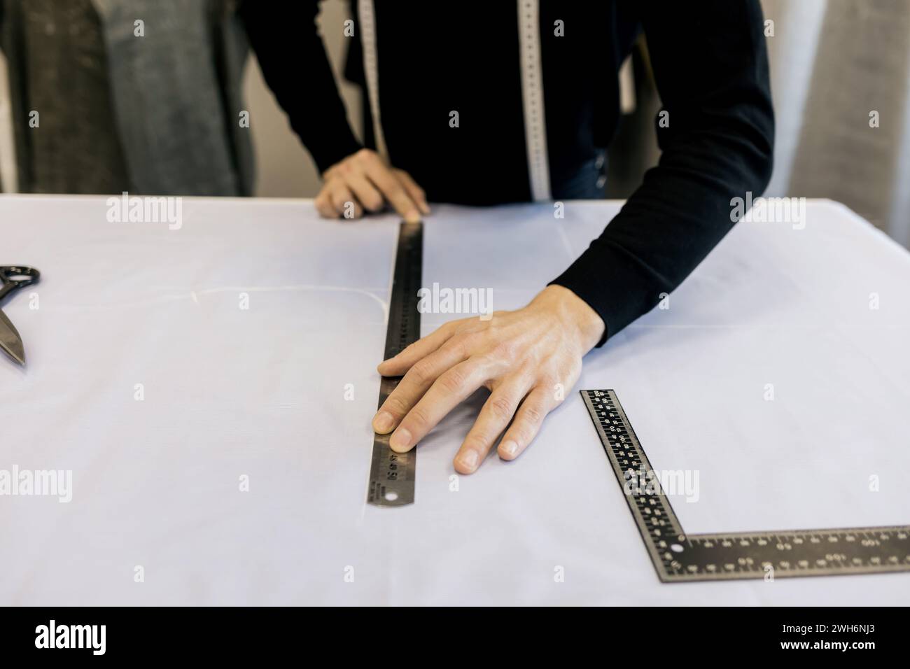 Custom tailoring hi-res stock photography and images - Alamy