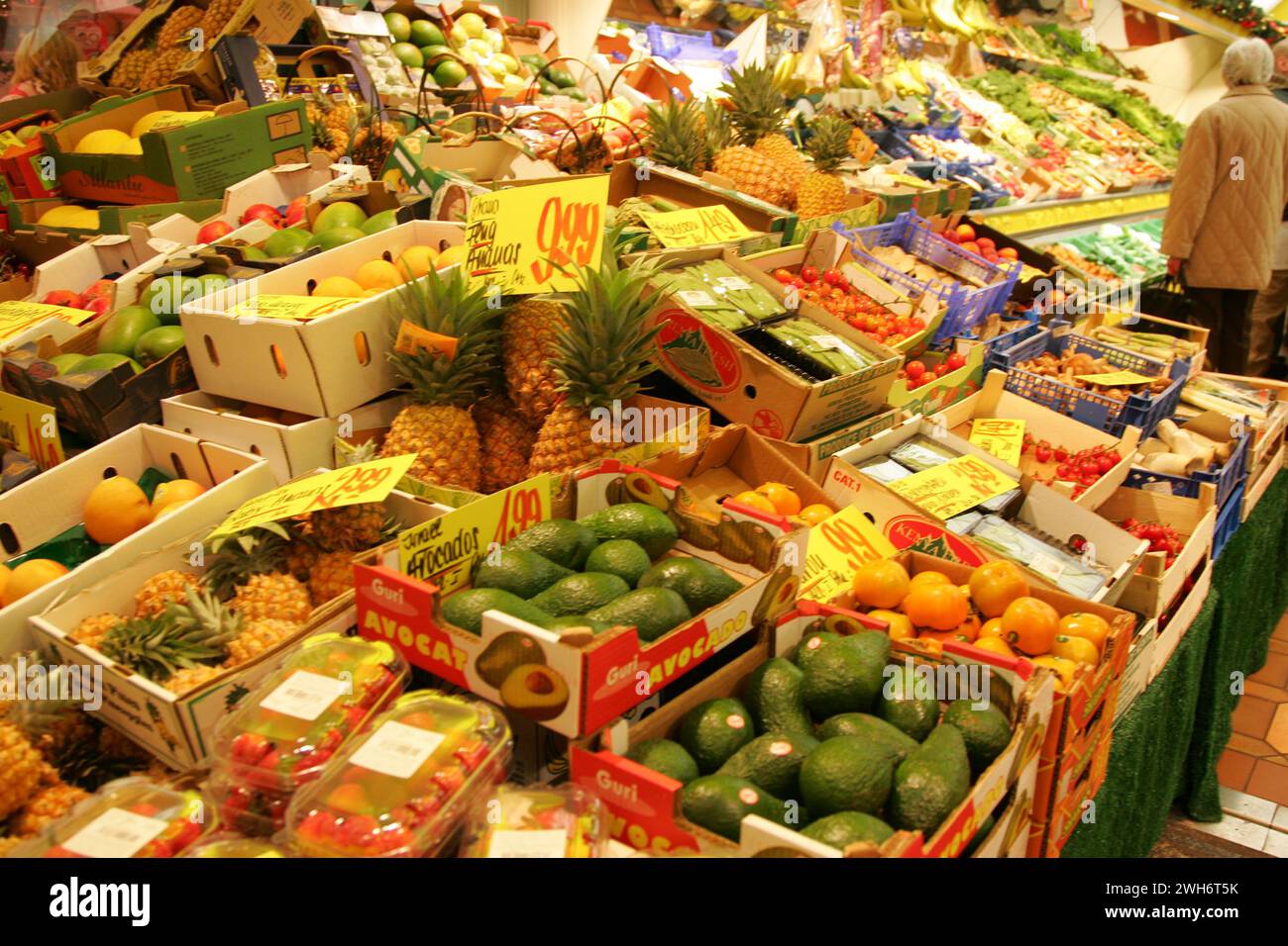 Fruchtetheke hi-res stock photography and images - Alamy