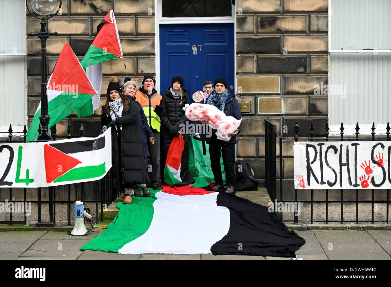 Headquarters hq edinburgh flags hi-res stock photography and images - Alamy
