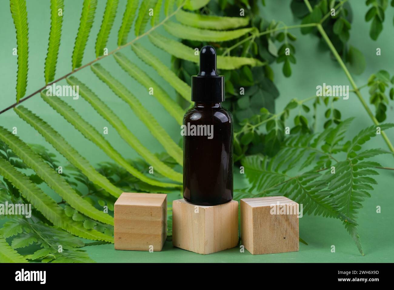 Cosmetic serum glass bottle. Beauty product packaging display Stock ...