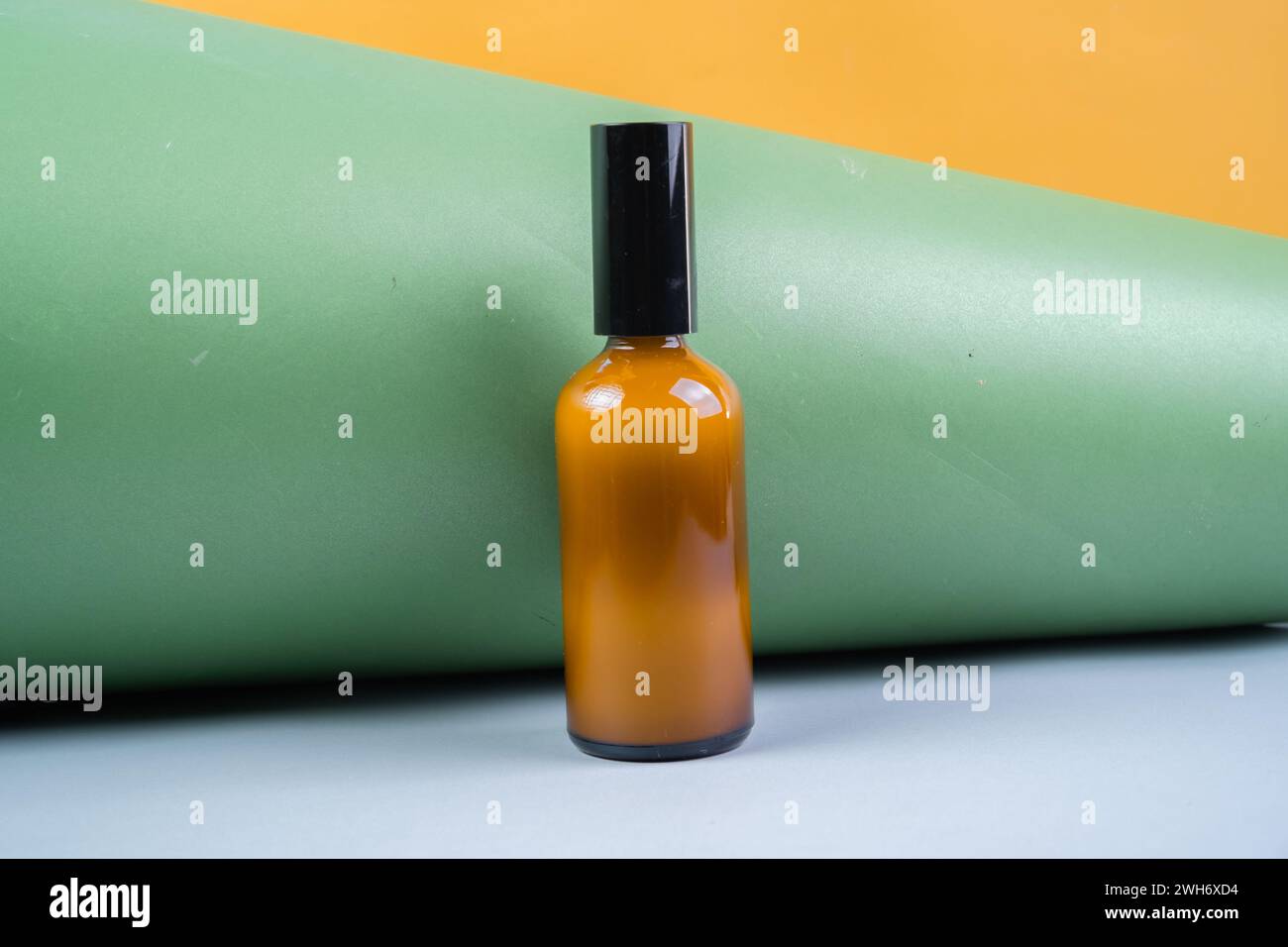 Cosmetic serum glass bottle. Beauty product packaging display Stock ...