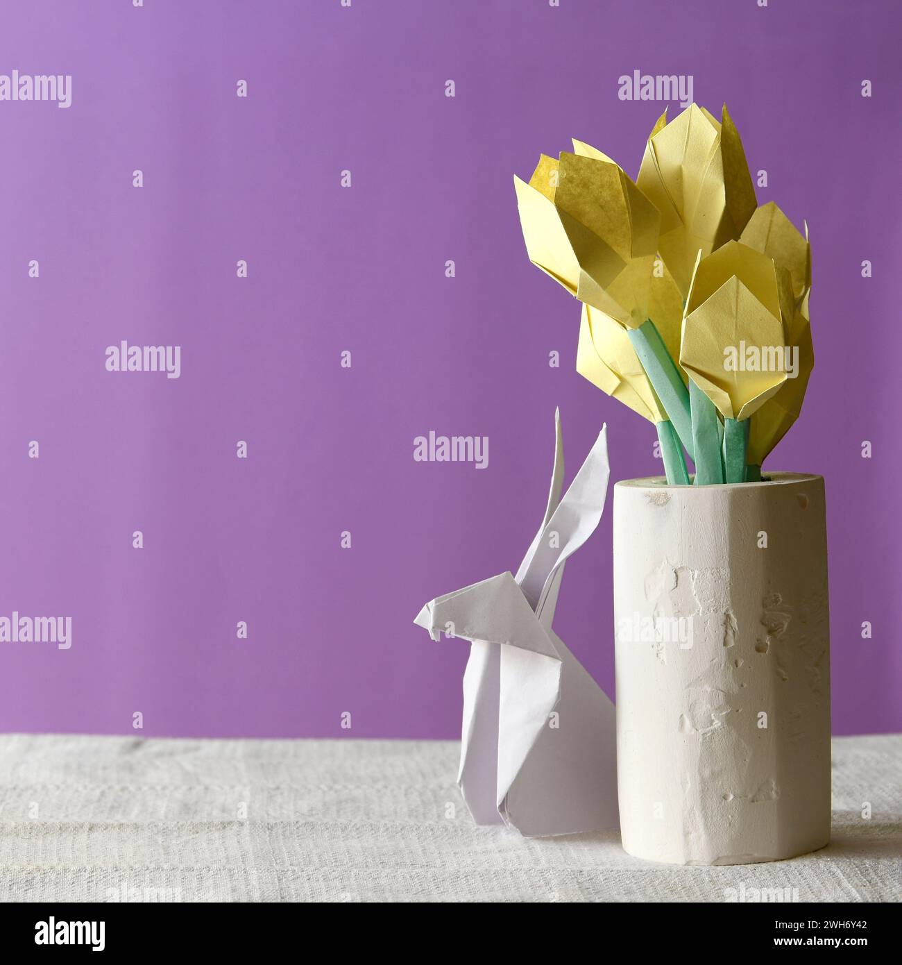 Rabbit origami hi-res stock photography and images - Alamy
