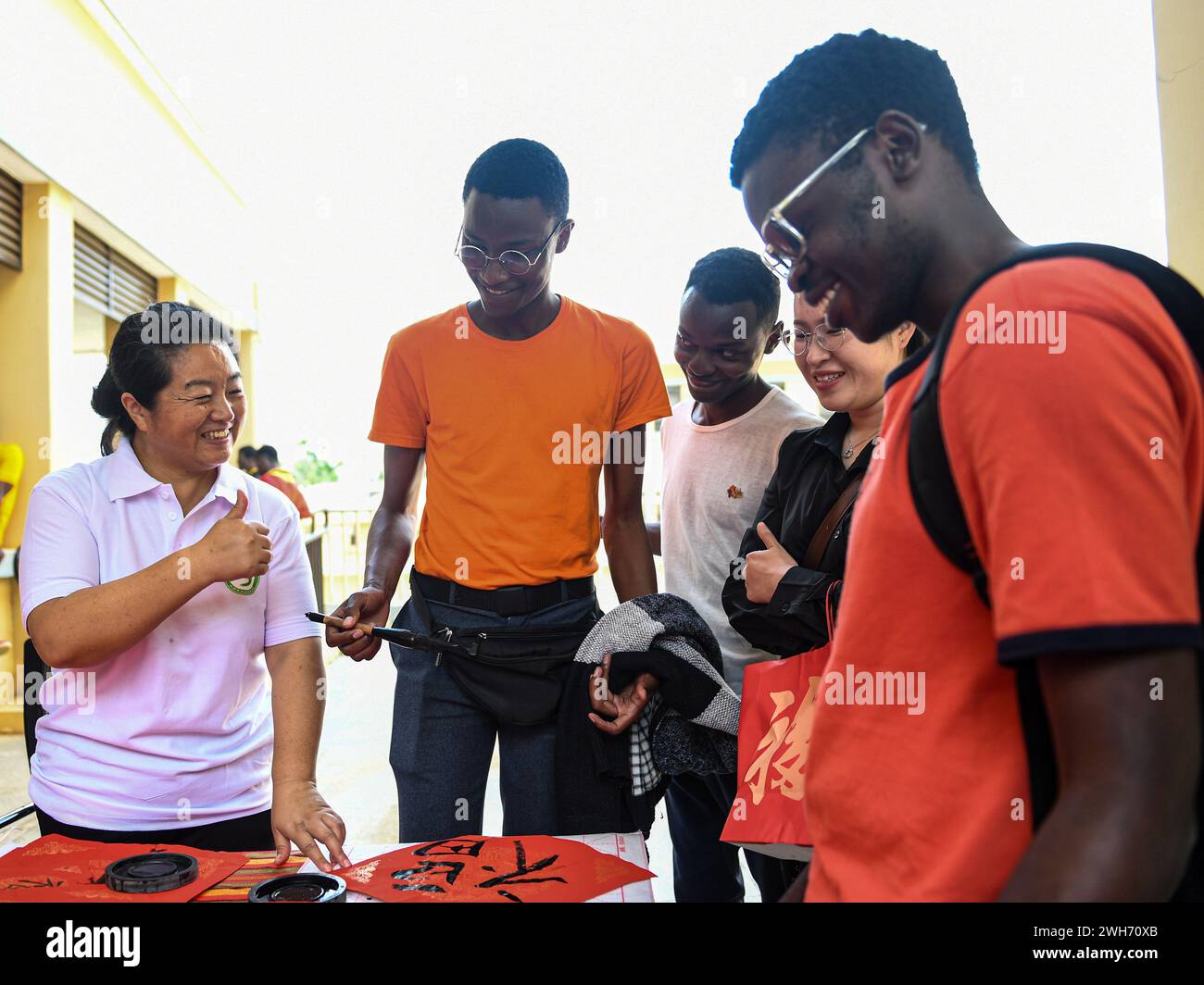 Nairobi, Kenya. 7th Feb, 2024. A student experiences Chinese ...