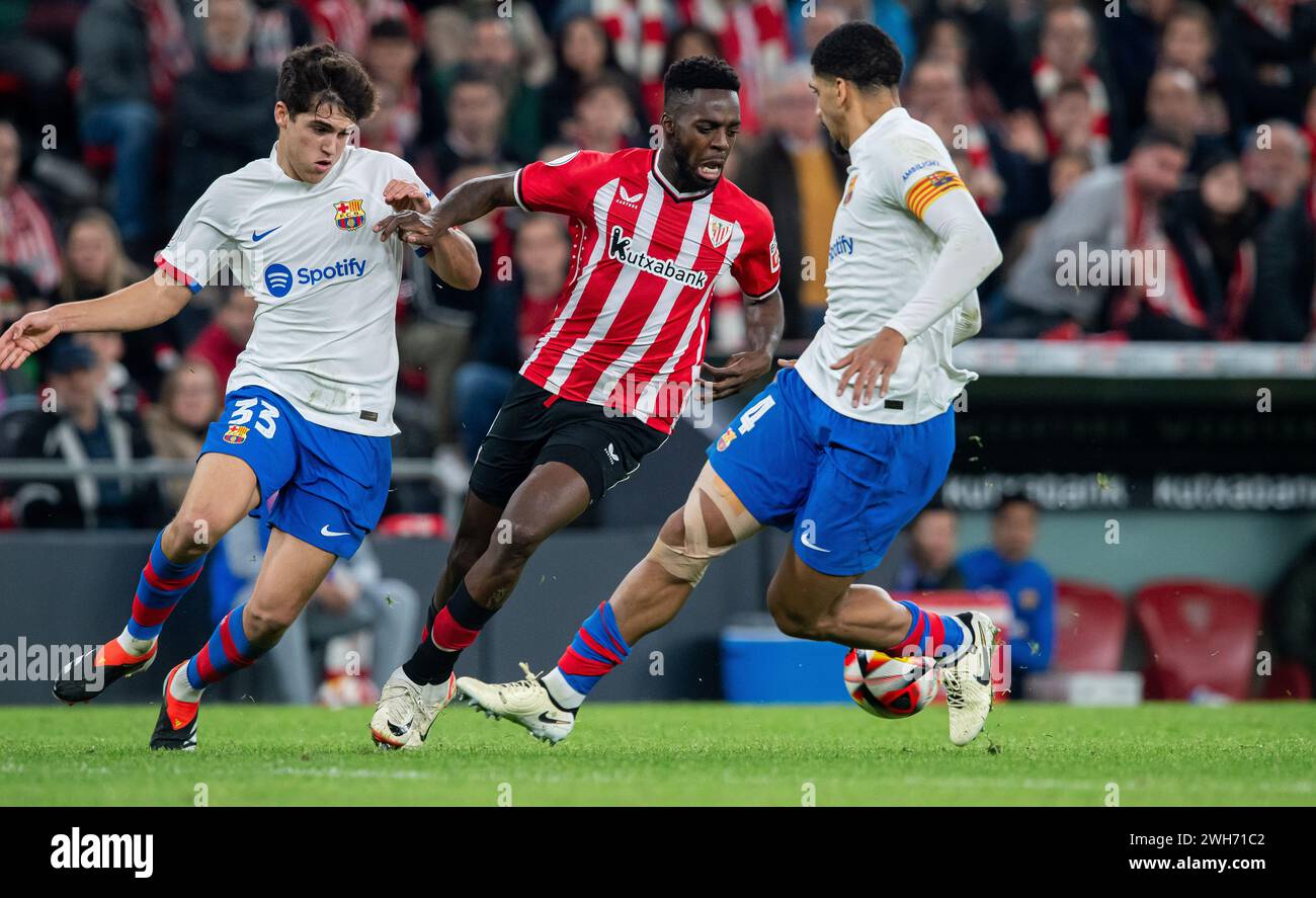 #33 Pau Cubarsi of FC Barcelona and #9 Inaki Williams in action during ...