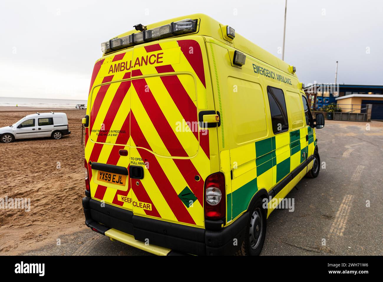 UK Ambulance, Ambulance, ambulance UK, medical emergency, response ...