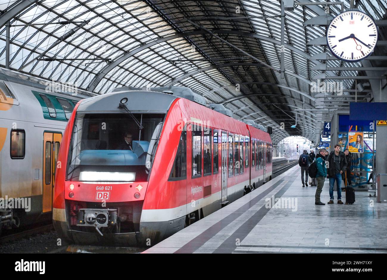 Regionalbahn Prignitz-Express, Bahnsteig, Bahnhof Spandau, Berlin ...