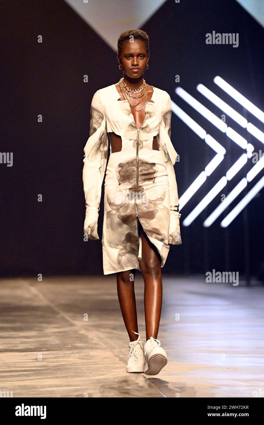 Model bei der Rebekka Ruetz Fashion Show auf der Berlin Fashion Week ...