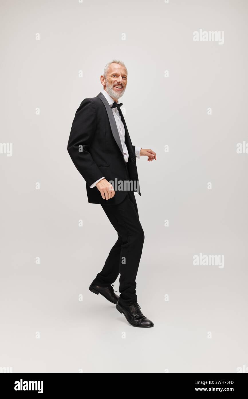 Sleek gray suit hi-res stock photography and images - Alamy