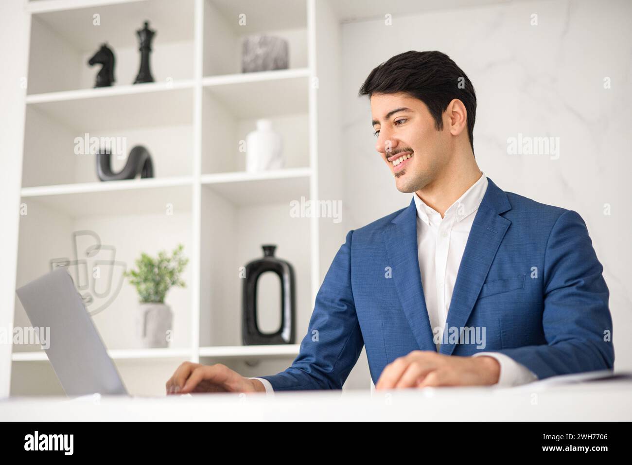 Dynamic typing hi-res stock photography and images - Alamy