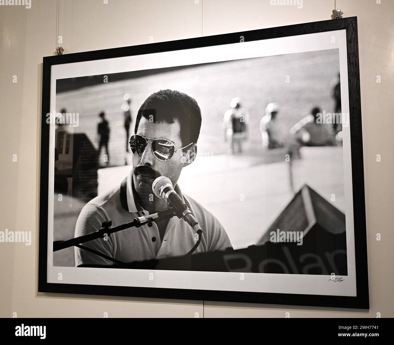 Milan, . 08th Feb, 2024. Milan, Italy QUEEN UNSEEN exhibition of Peter ...