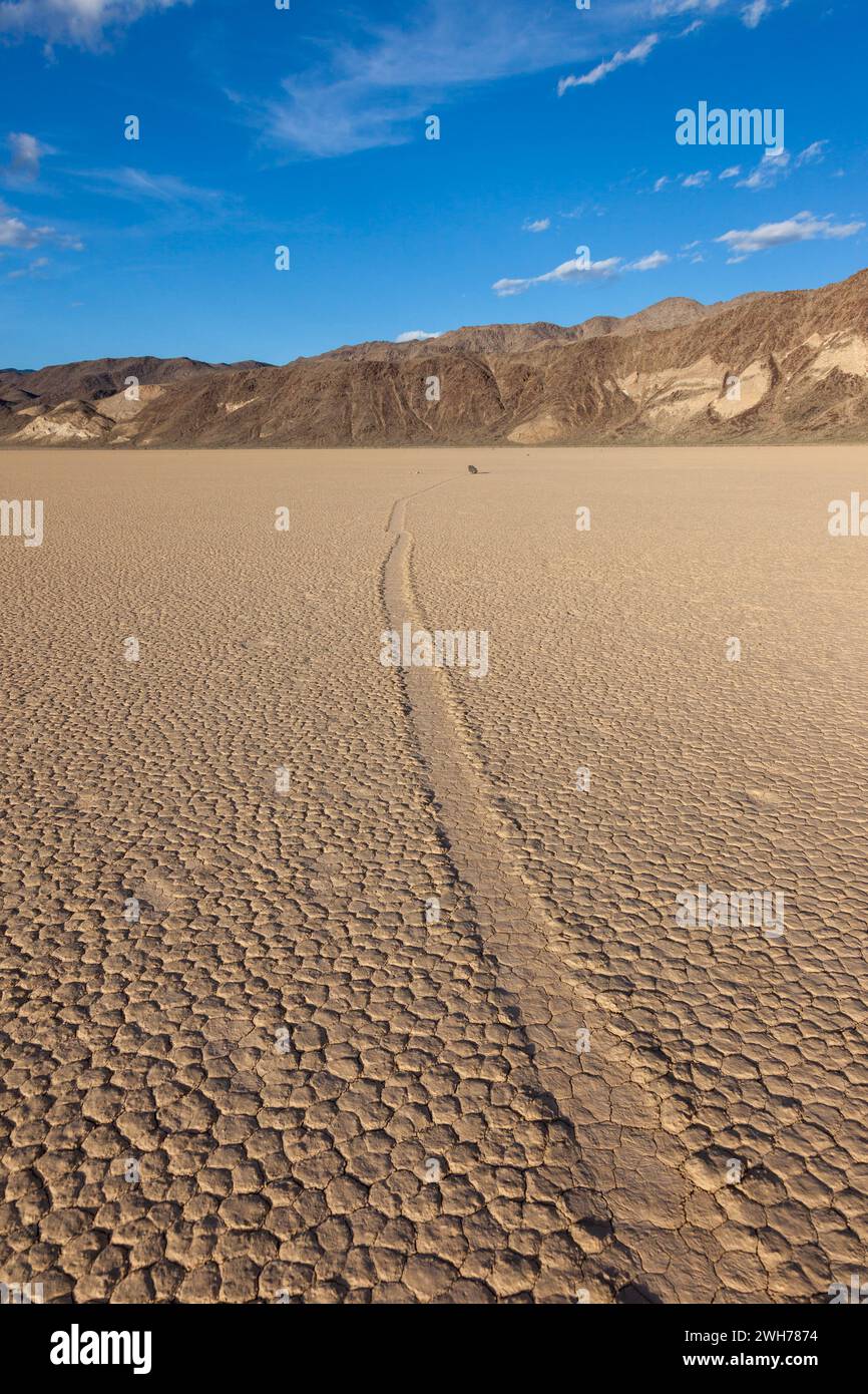 Sailing stone & track on the Racetrack Playa in Death Valley National ...