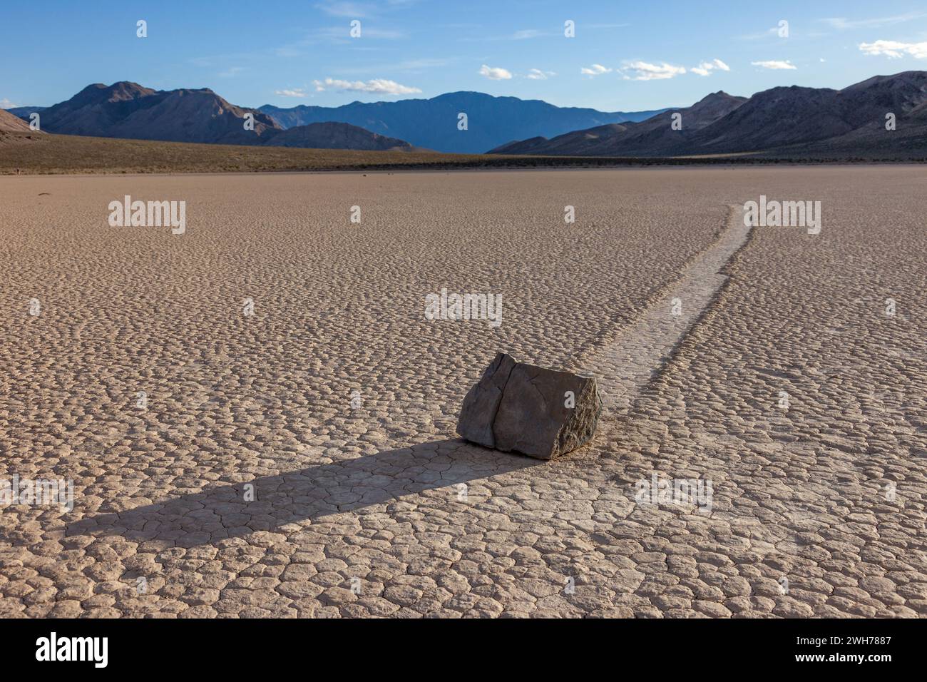 Sailing stone & track on the Racetrack Playa in Death Valley National ...