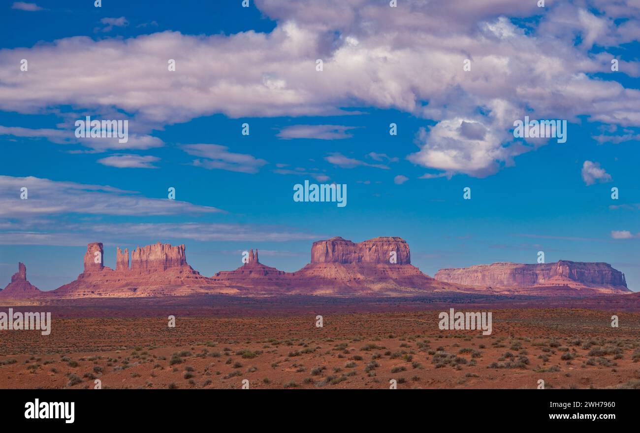 View of the Utah monuments from the northeast in the Monument Valley ...