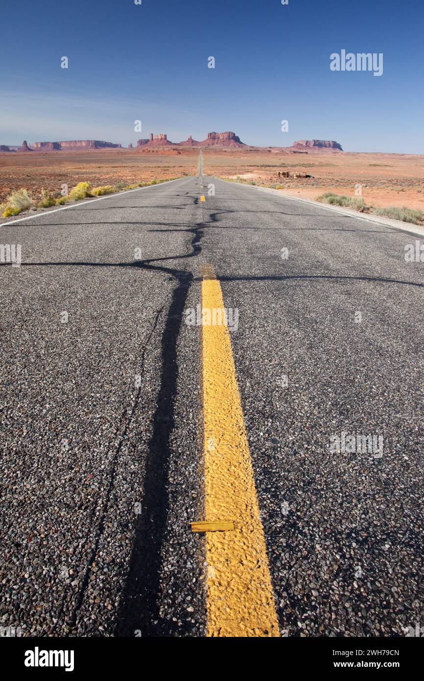 View of the Utah monuments in Monument Valley Navajo Tribal Park from ...
