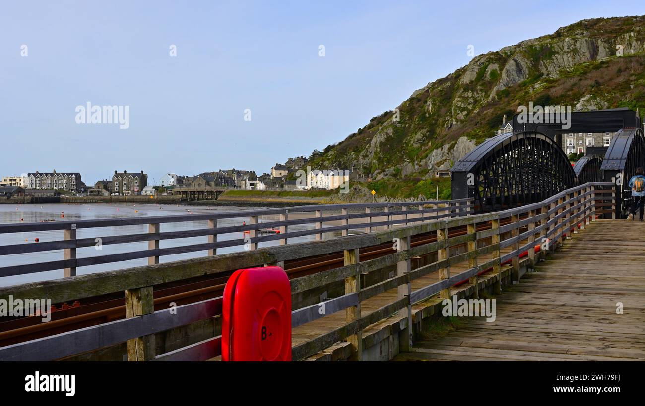 The New (2024) Barmouth rail and footbridge crossing the Afon Mawddach ...