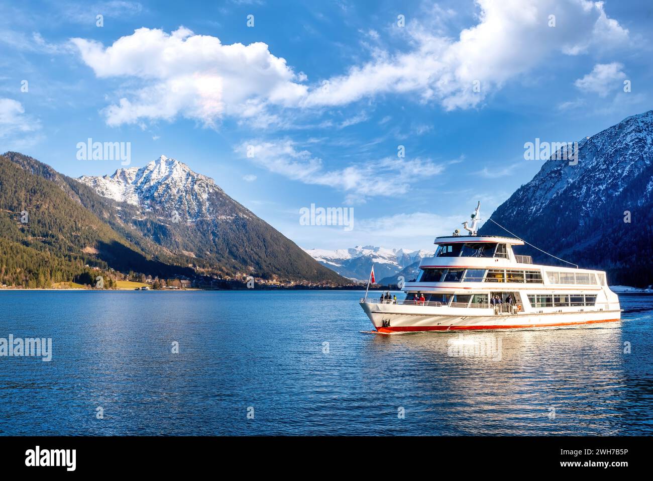 Tourboat ship hi-res stock photography and images - Alamy
