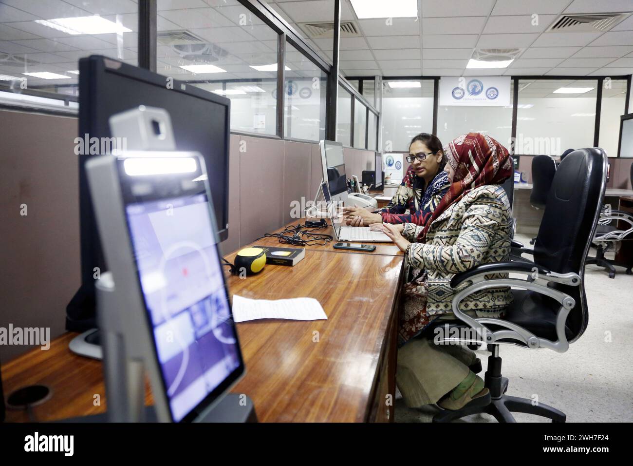 China student lab hi-res stock photography and images - Alamy