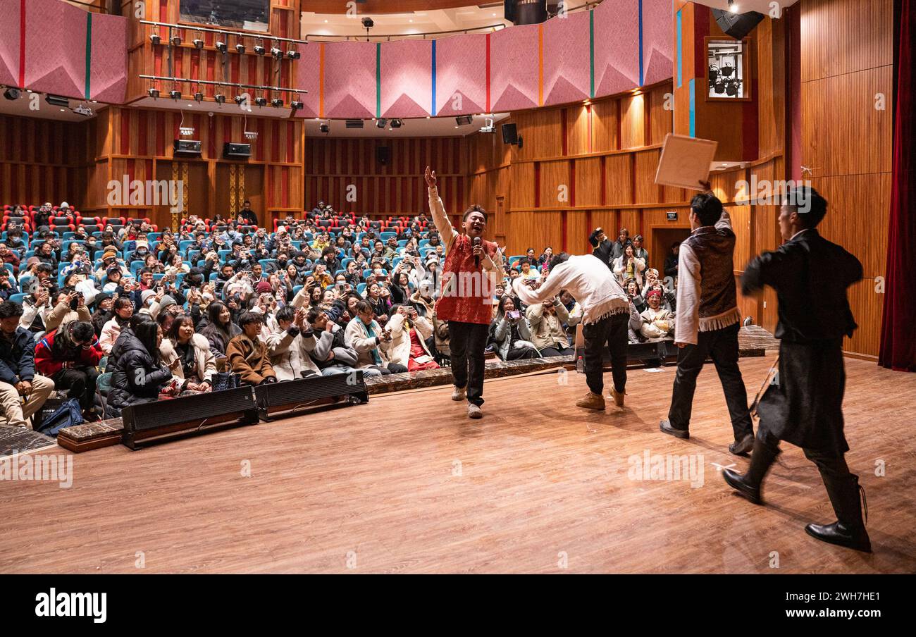 Curtain call stage hi-res stock photography and images - Alamy