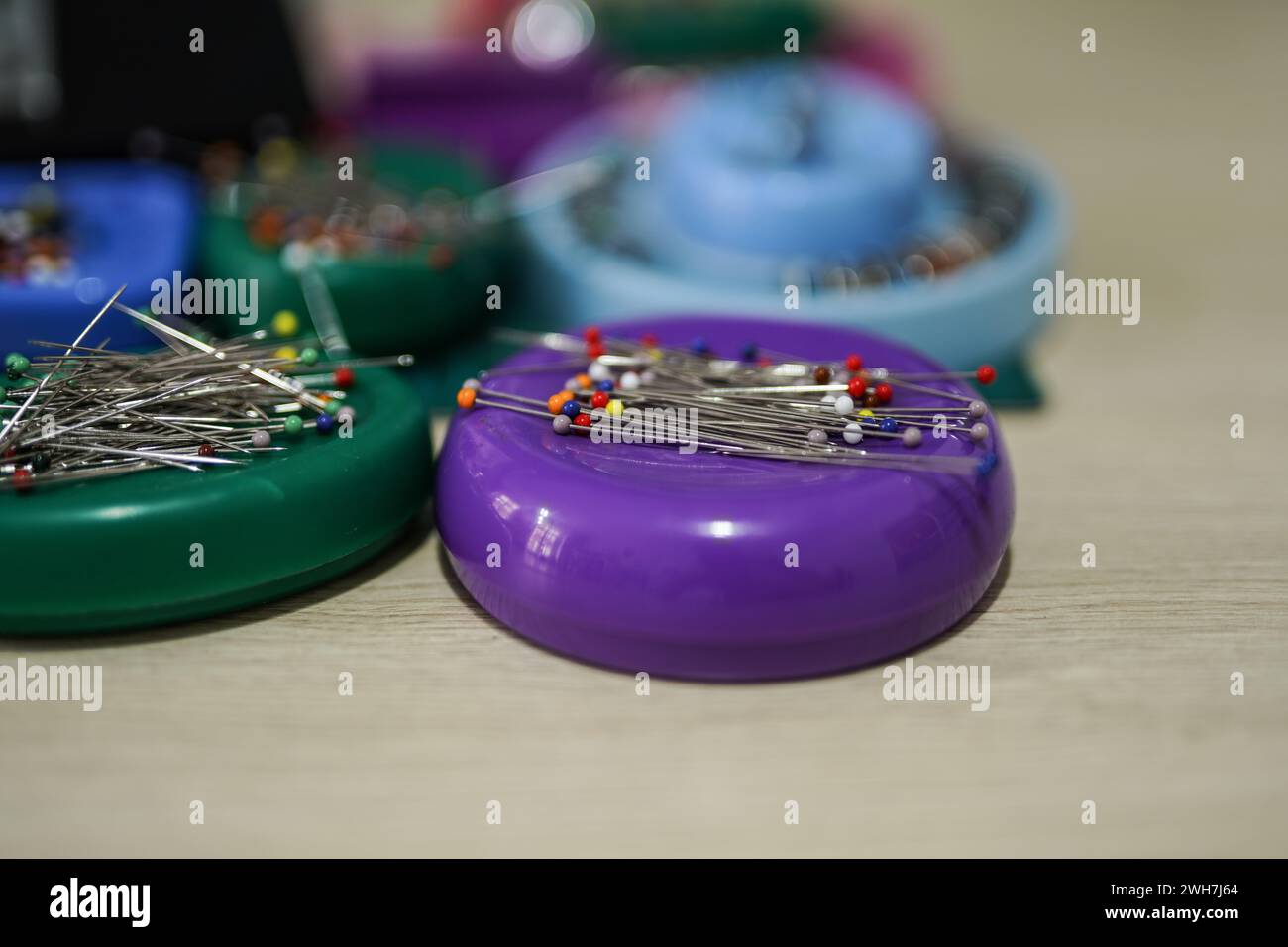 Sewing machine needles hi-res stock photography and images - Alamy