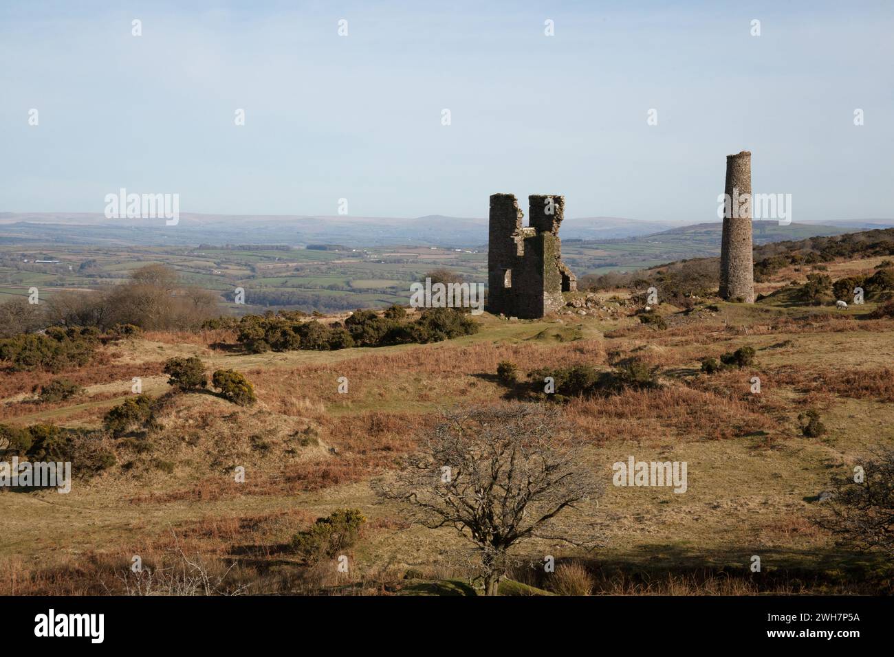 The ruins of copper mine buildings on Caradon Hill on Bodmin Moor in ...
