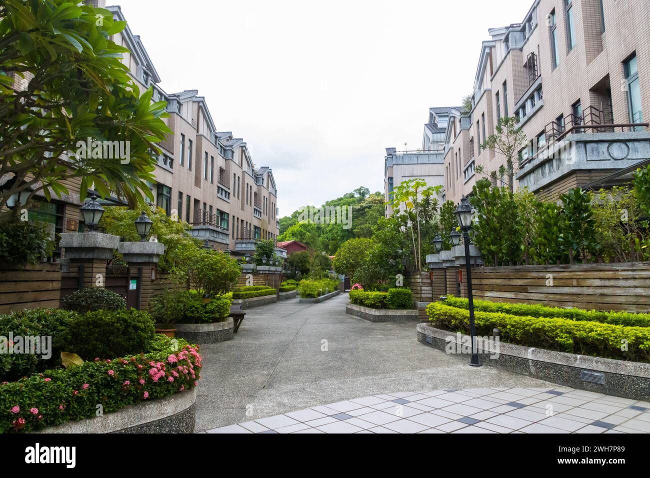 Taipei 101 taipei office block skyscraper hi-res stock photography and ...
