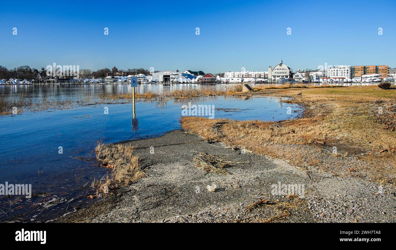 NORWALK, CT, USA - FEBRUARY 8, 2024: Flooded walkway around Veterans ...
