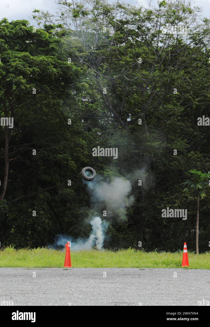 Explosivos militares hi-res stock photography and images - Alamy