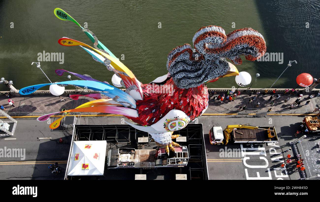 Recife, Brazil. 08th Feb, 2024. The giant Galo da Madrugada finally ...