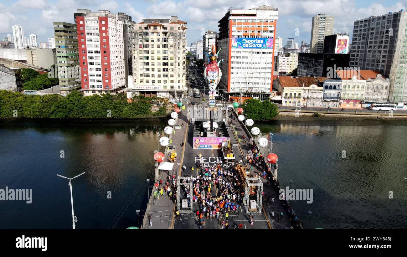 Recife, Brazil. 08th Feb, 2024. The giant Galo da Madrugada finally ...