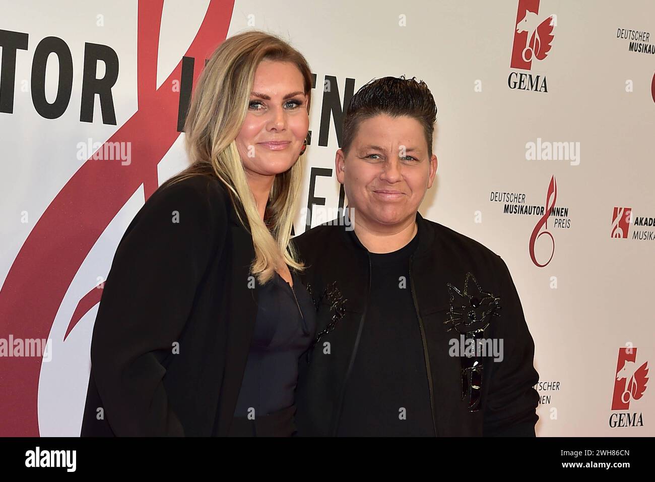 15. Deutschen Musikautor/innenpreis Kerstin Ott mit Ehefrau Karolina ...