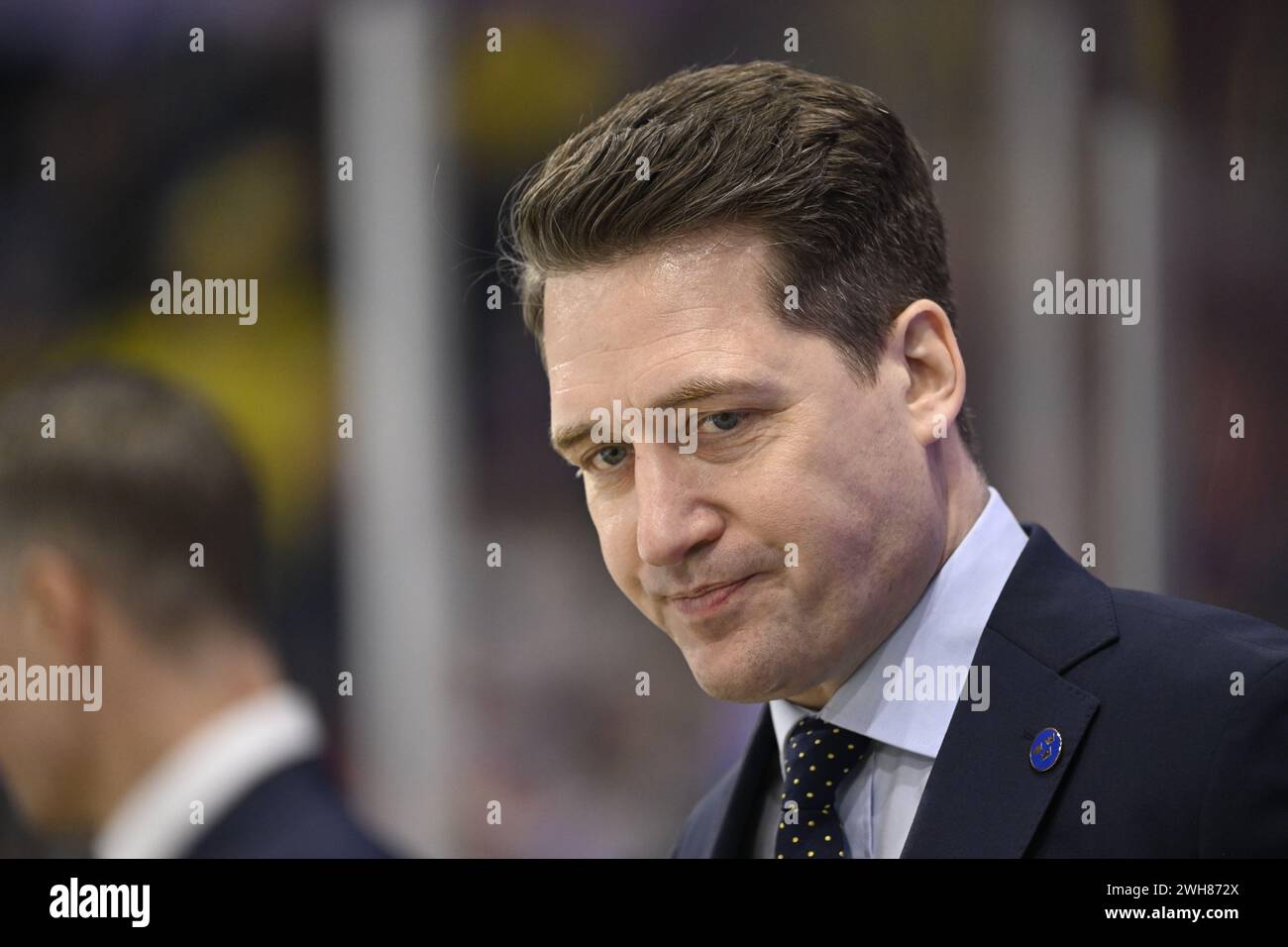 Karlstad, Sweden. 08th Feb, 2024. Sweden's head coach Sam Hallam looks ...