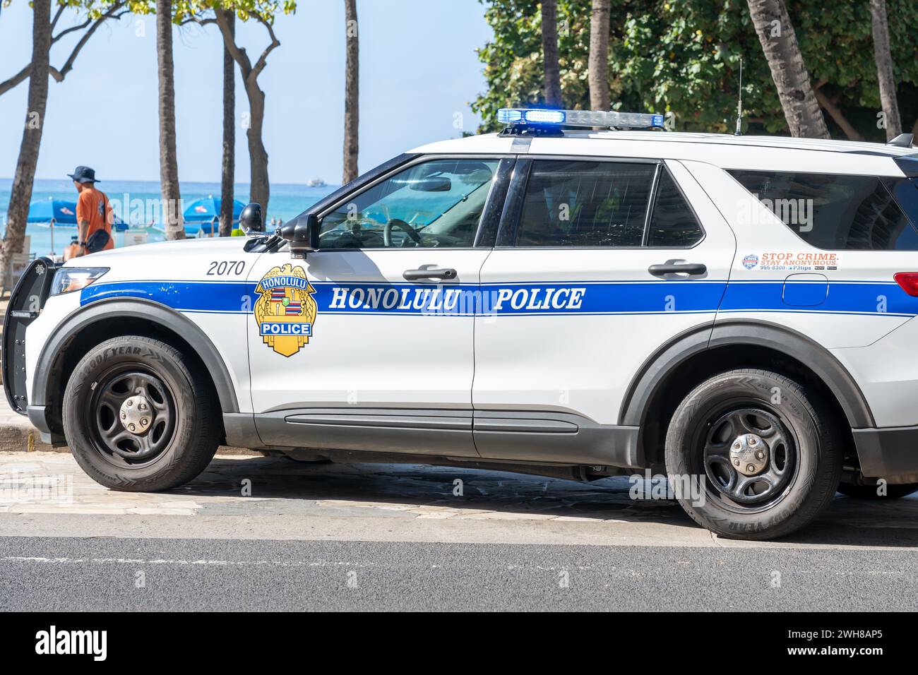 A Honolulu Police car at the beach in Waikiki, Hawaii Stock Photo - Alamy