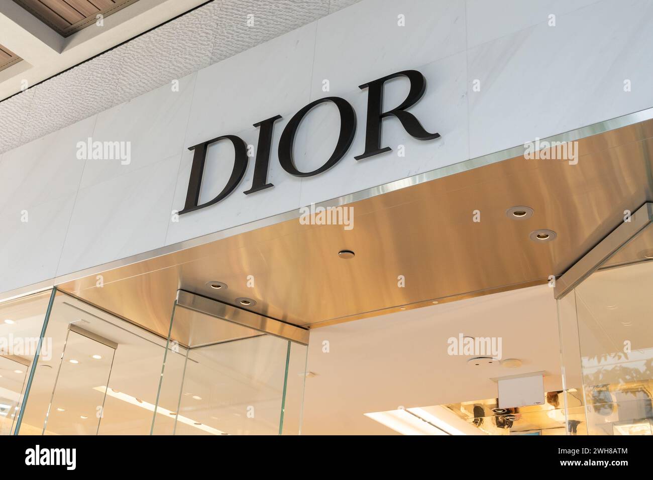 Christian dior logo hi-res stock photography and images - Alamy