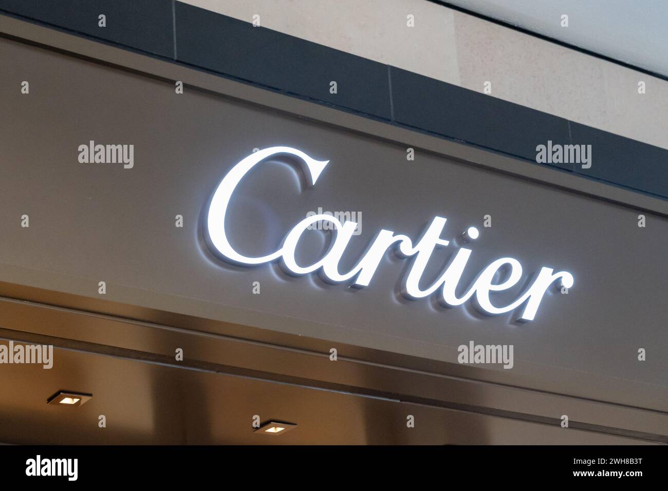 Cartier logo hi-res stock photography and images - Alamy