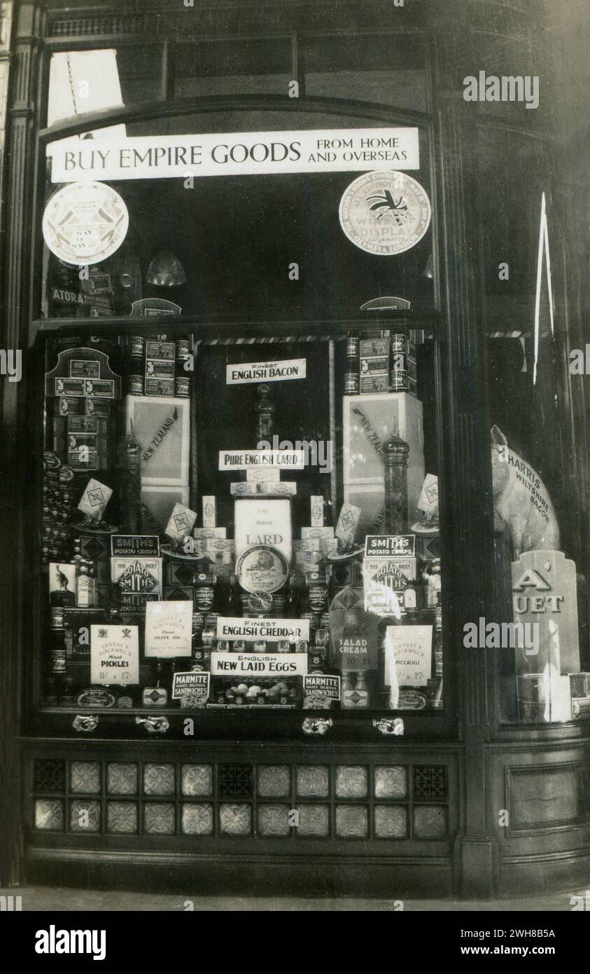 1930s shop window hi-res stock photography and images - Alamy