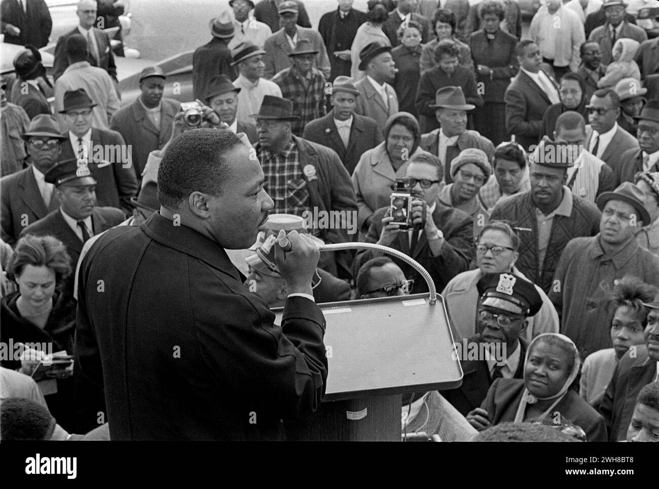 Dr King Speaking to Crowd During a Peaceful Civil Rights Protest in the ...